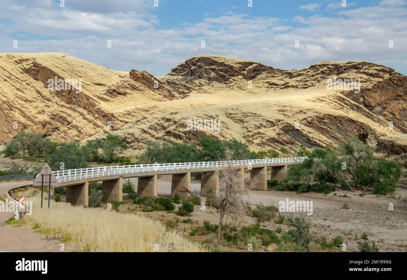 The bridge oveer the Kuiseb River in Namibia Stock Photo - Alamy