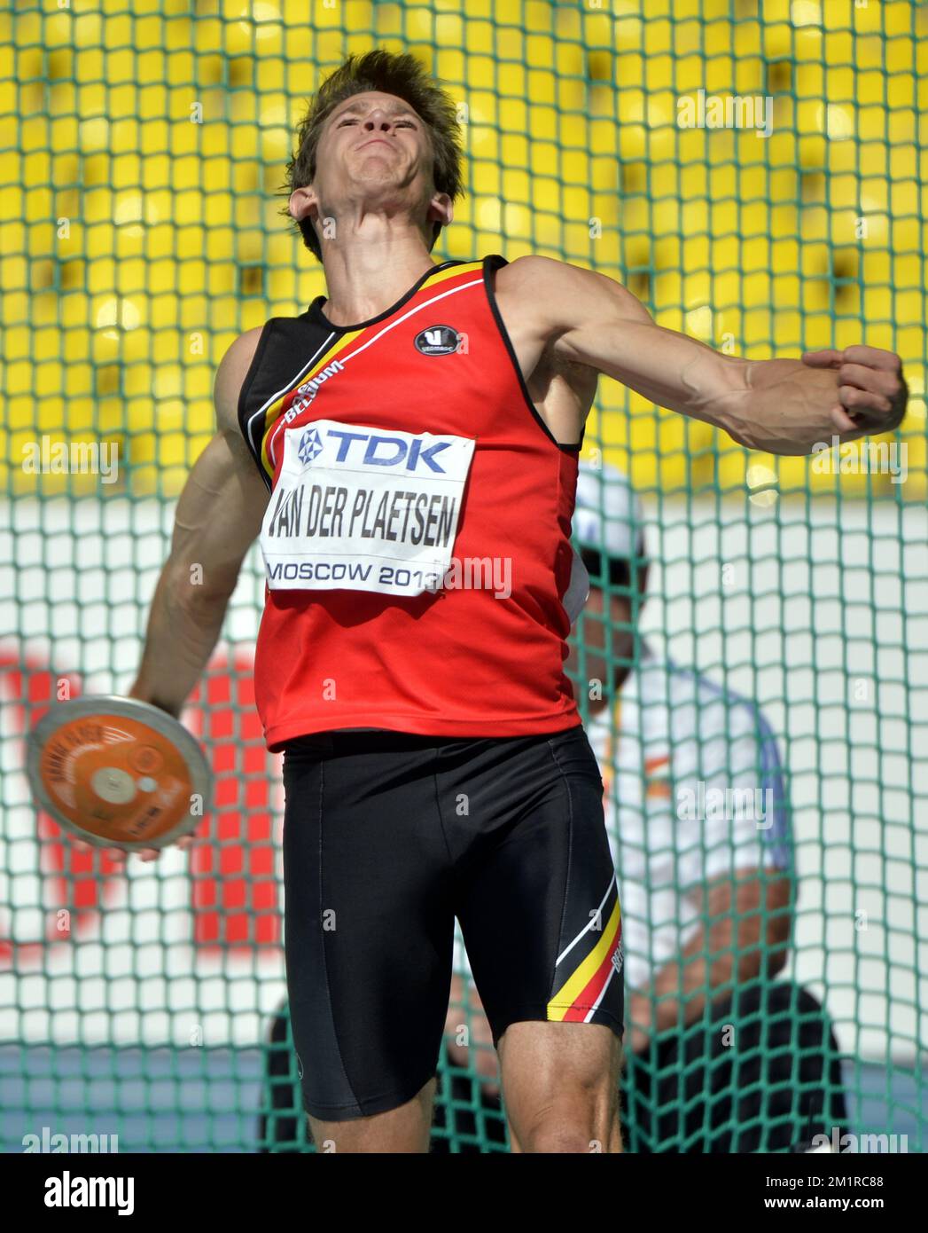 Athlete discus throw athletics discus hi-res stock photography and ...
