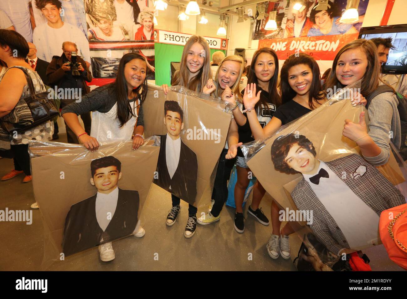 One Direction Meet And Greet Poses