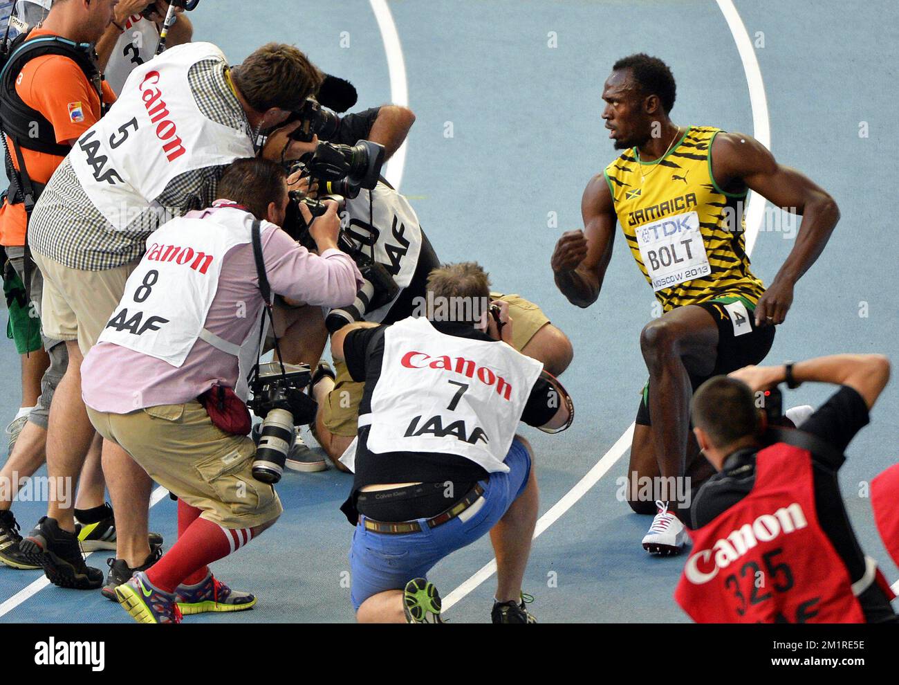 Usain bolt winning race 200m hi-res stock photography and images - Alamy