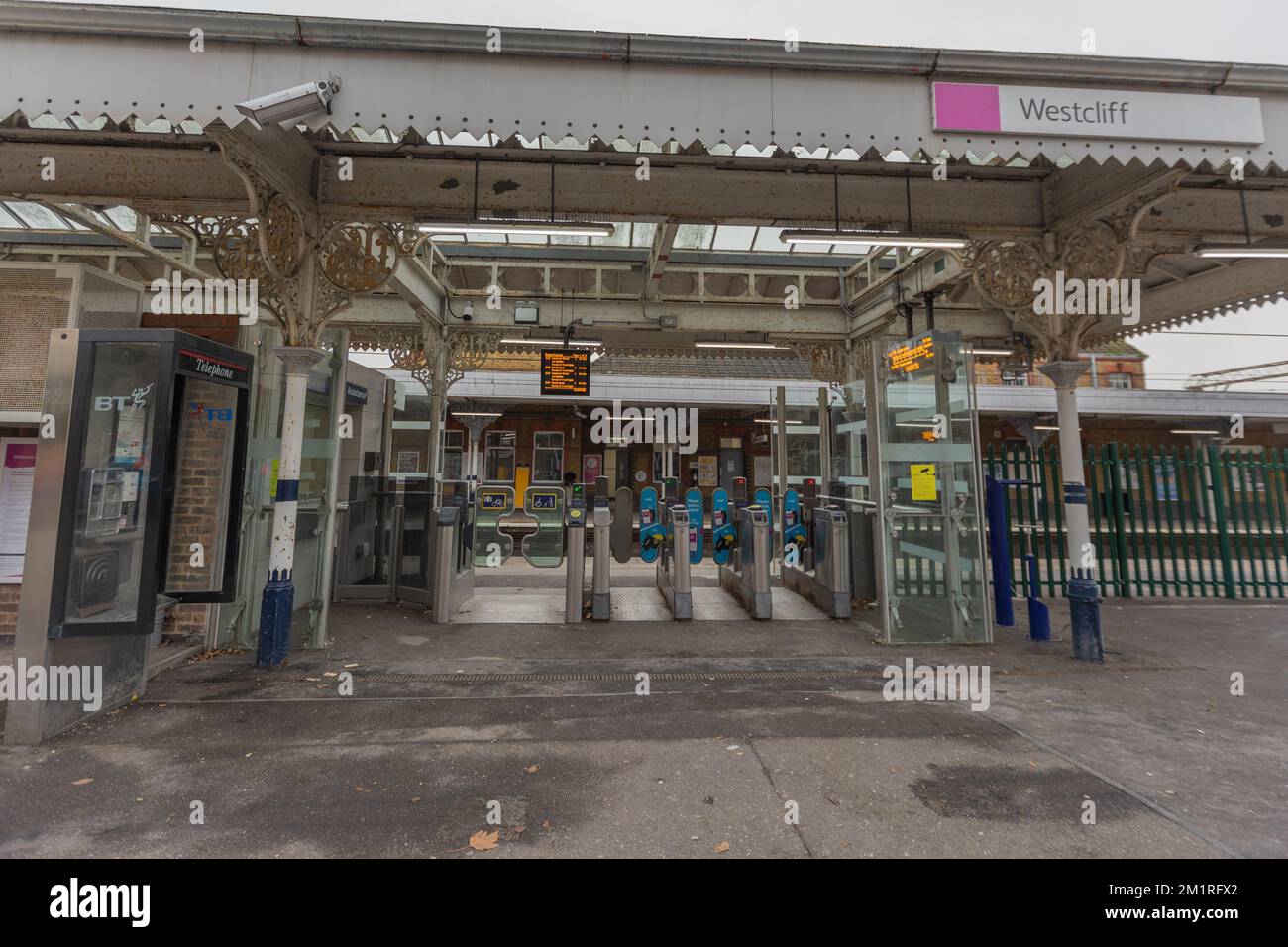 Southend on Sea, UK. 13th Dec, 2022. View of the entrance to Westcliff ...