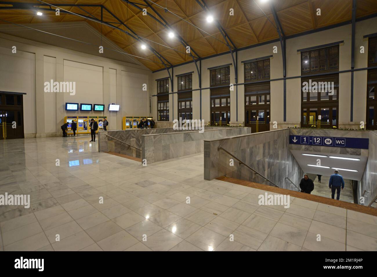 Station ticket office hall hi-res stock photography and images - Alamy