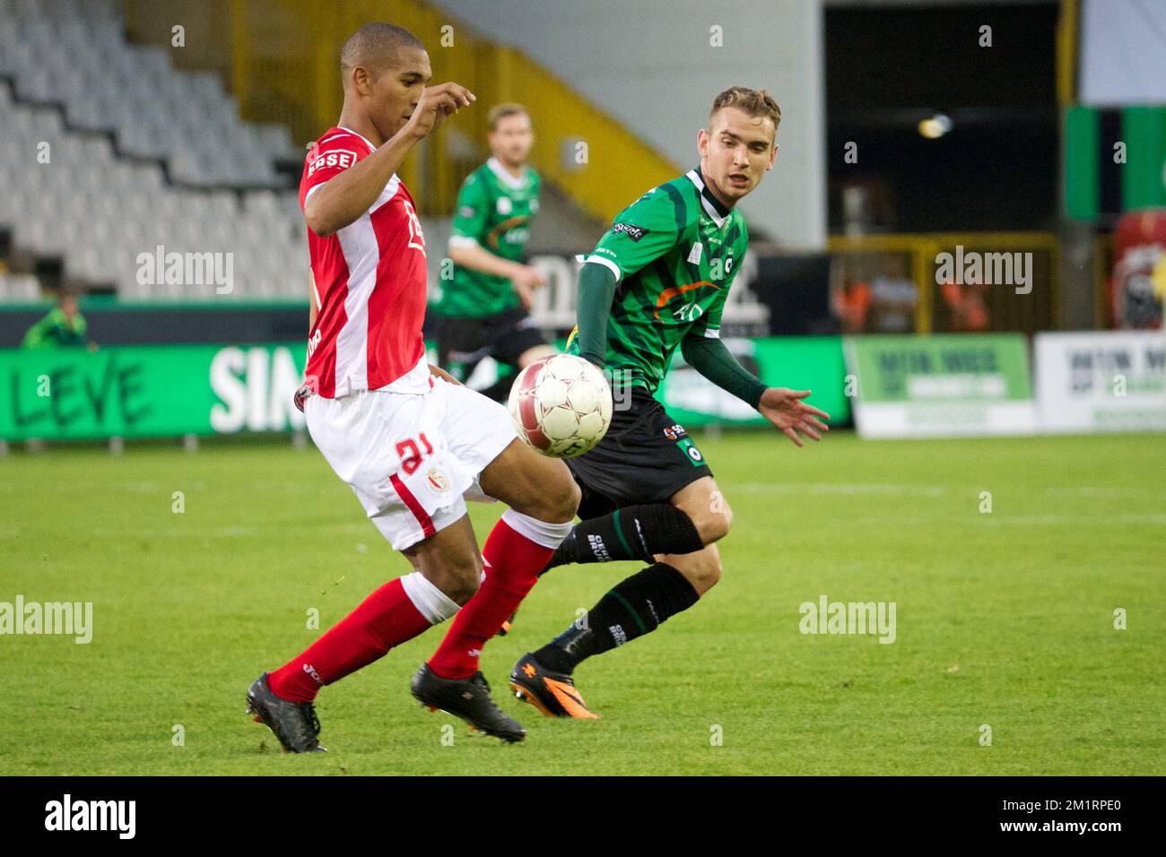 Standard's William Vainqueur and Cercle's Stephen Buyl fight for the ...