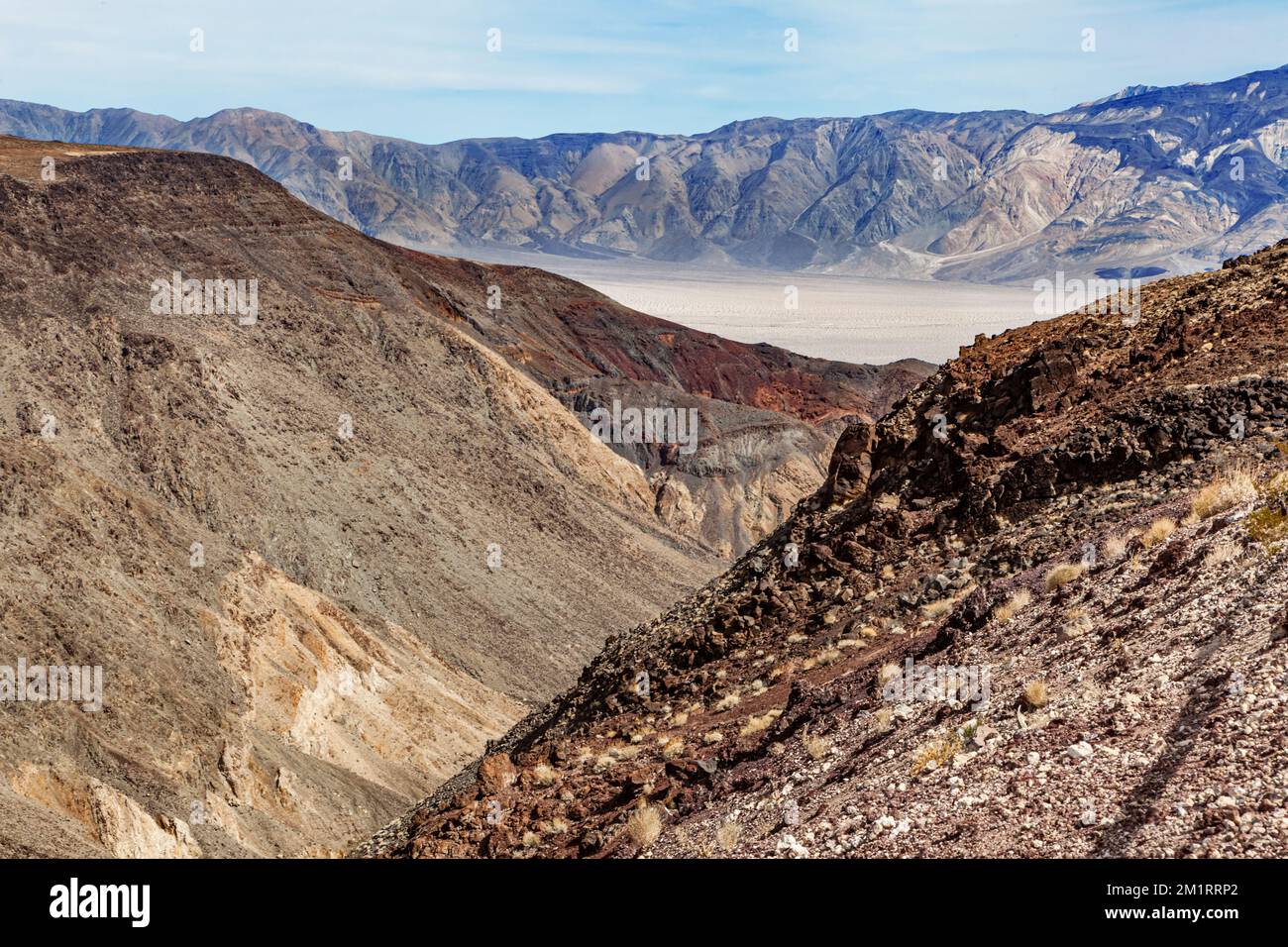 Arid mountain landscape death hi-res stock photography and images - Alamy