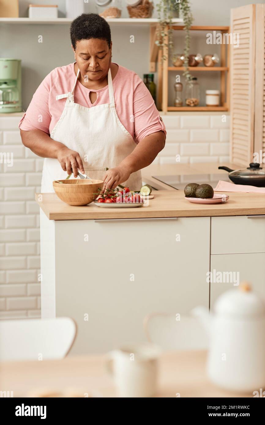 Grandma cooking hi-res stock photography and images - Alamy