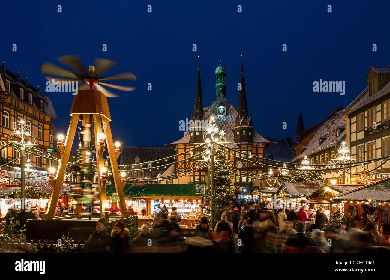 Traditional German Christmas market Stock Photo - Alamy