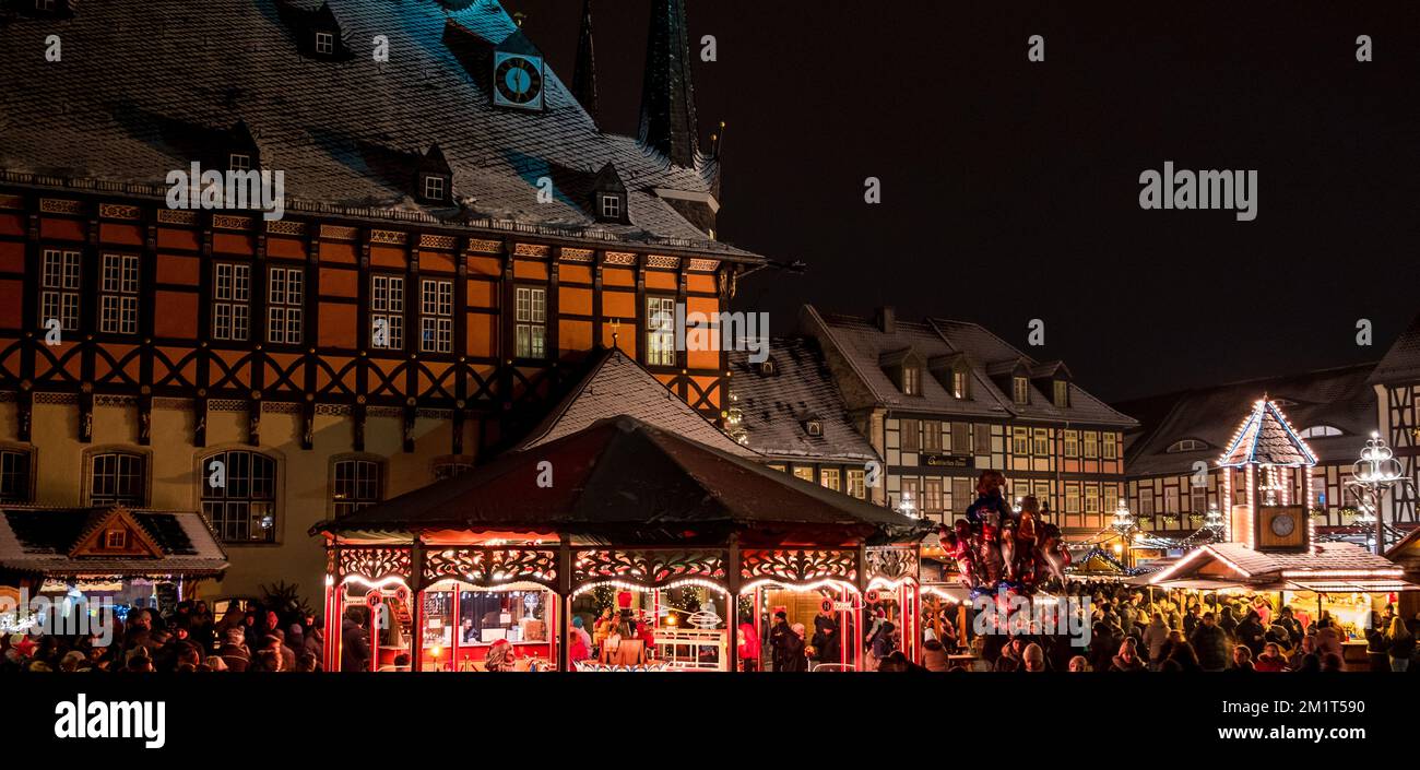 Traditional German Christmas market Stock Photo - Alamy