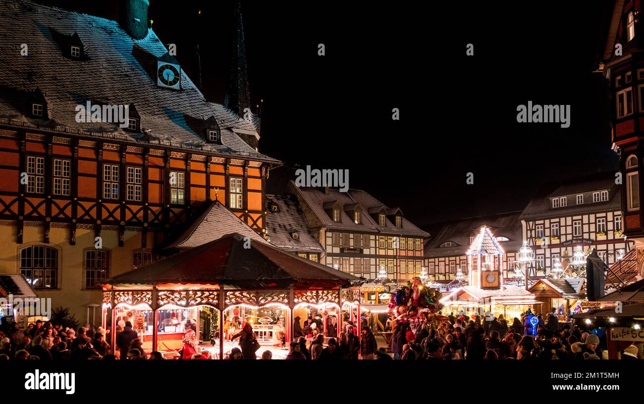 Traditional German Christmas market Stock Photo - Alamy