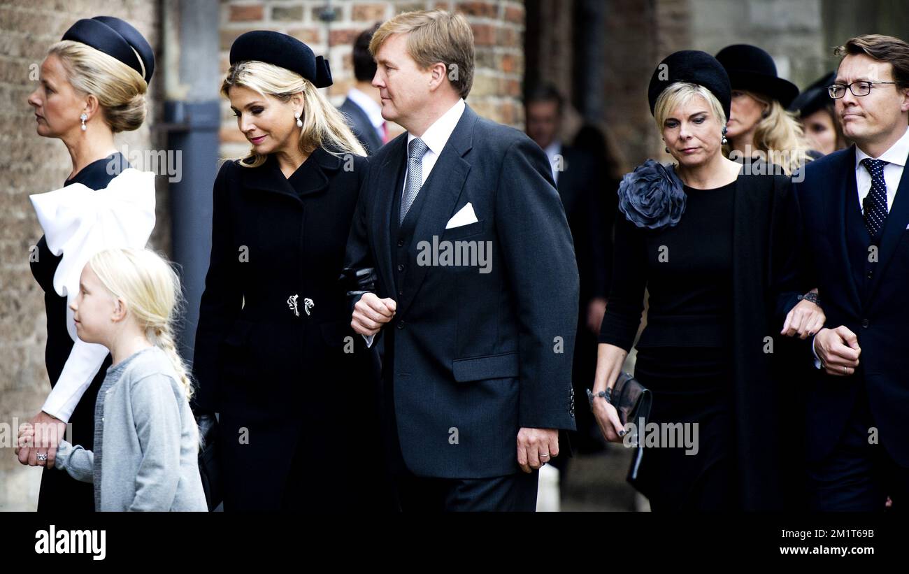 2-11-2013 DELFT - Dutch Princess Beatrix (L-R), Queen Maxima, Countess ...