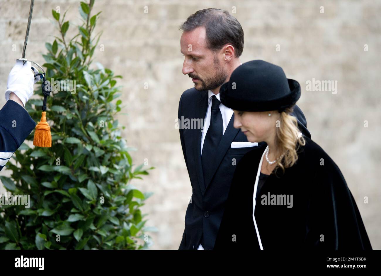 2-11-2013 DELFT - Dutch Princess Beatrix (L-R), Queen Maxima, Countess ...