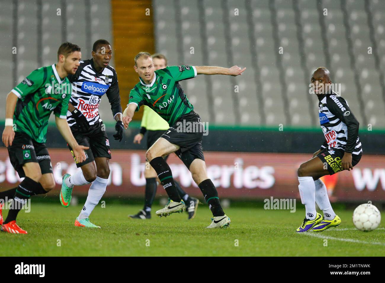 20140125 - BRUGGE, BELGIUM: Cercle's Tim Smolders and Charleroi's ...