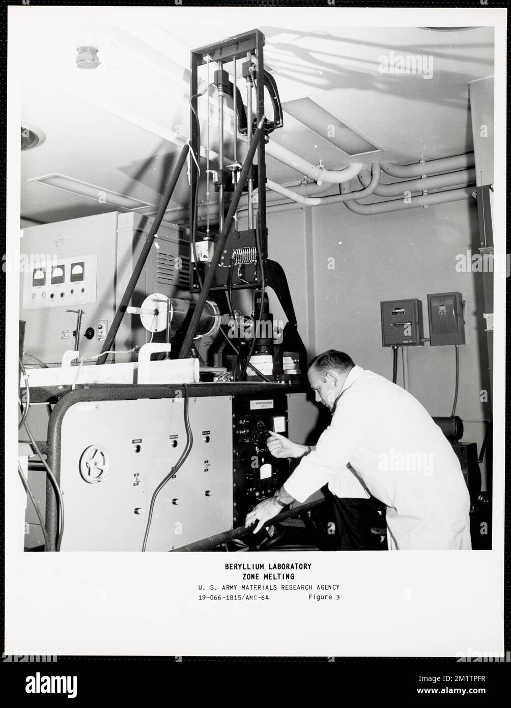 Science laboratory center hi-res stock photography and images - Alamy