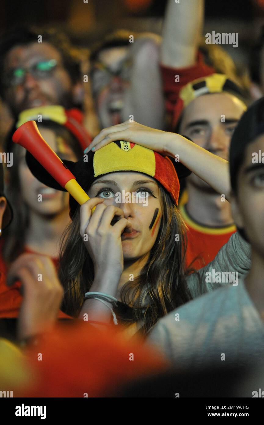Football fans headshot head shot portrait hi-res stock photography and ...