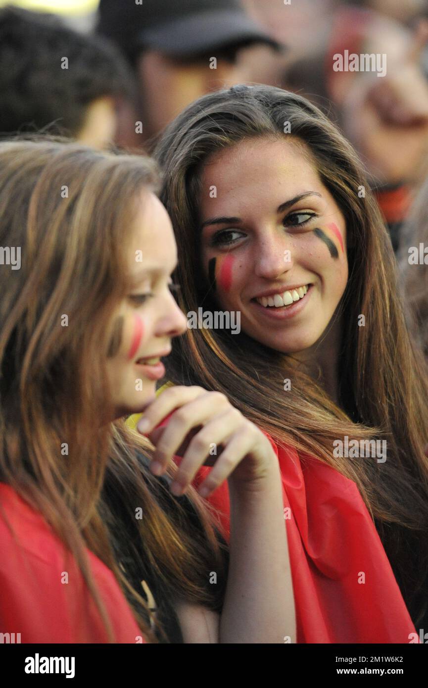 Red Devils fans pictured viewing on a big screen of the round of 16 ...