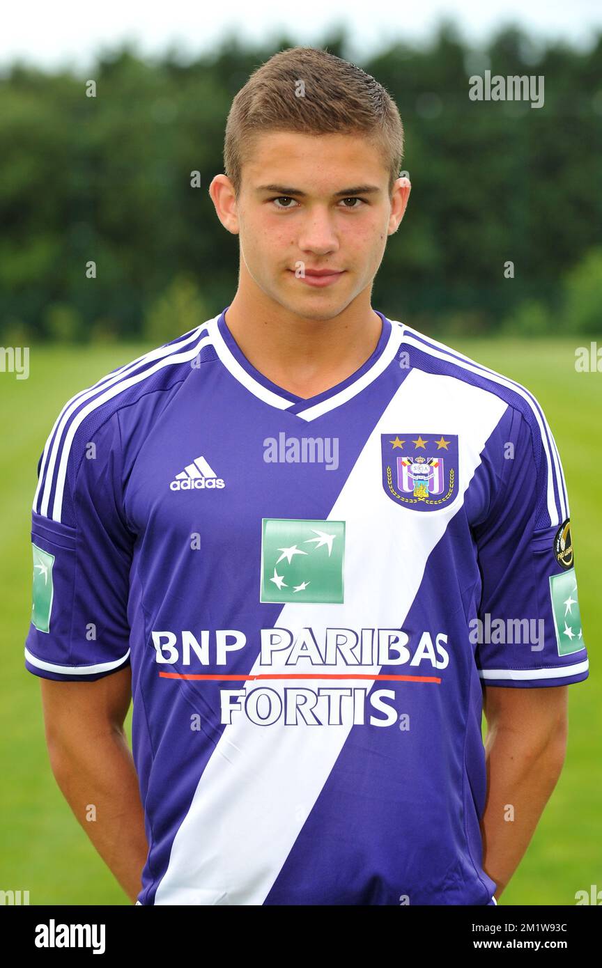 Leander Dendoncker poses for the photographer during the 2014-2015 ...