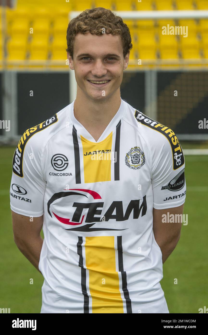 Football top half photographer photo hi-res stock photography and ...