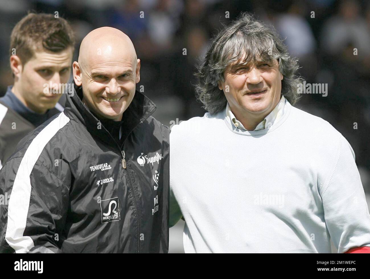 20090607 - ROESELARE, BELGIUM: Roeselare's coach Dennis Van Wijk (L ...