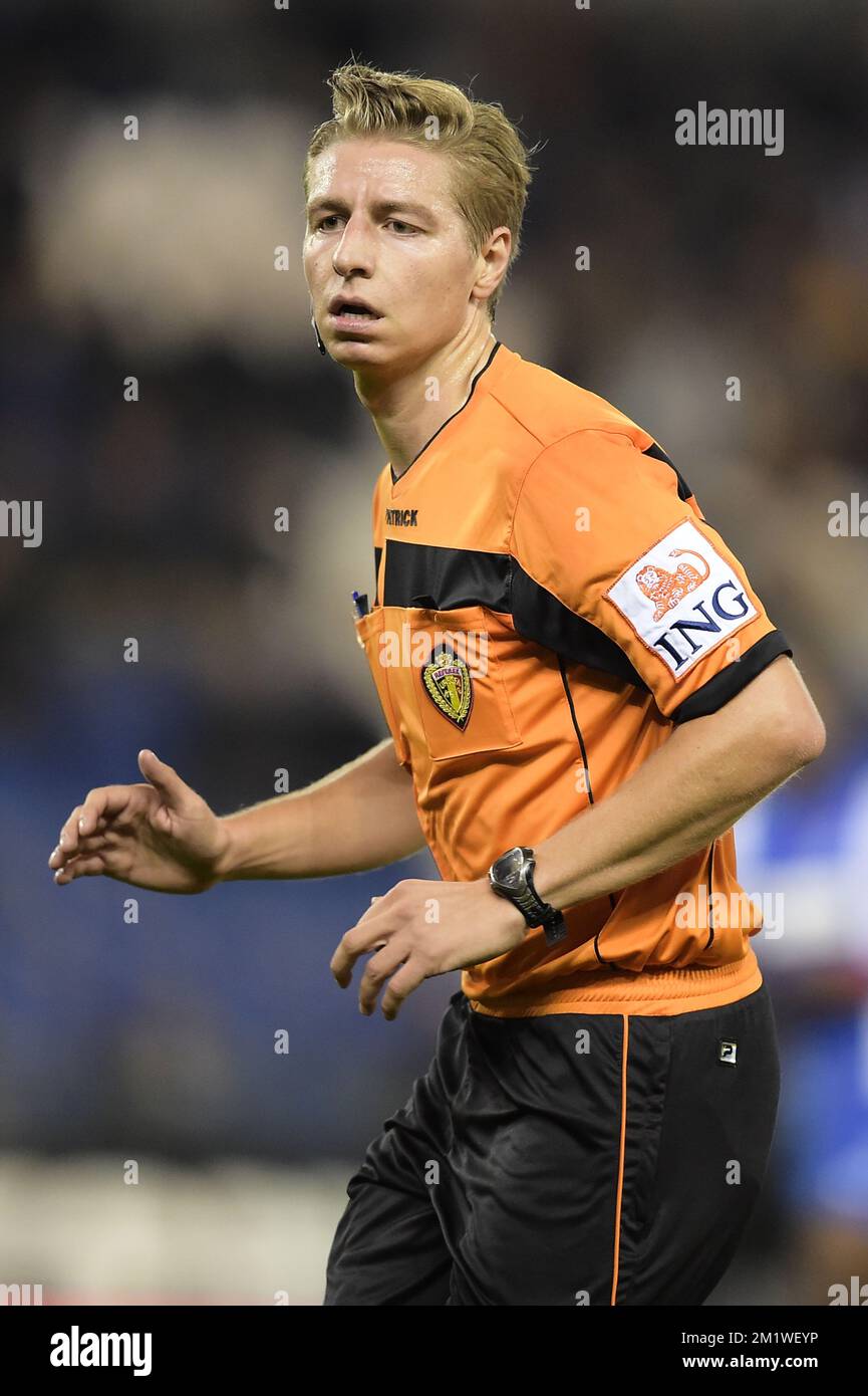 Referee Lawrence Visser pictured during a Cofidis Cup 1/16 final game ...