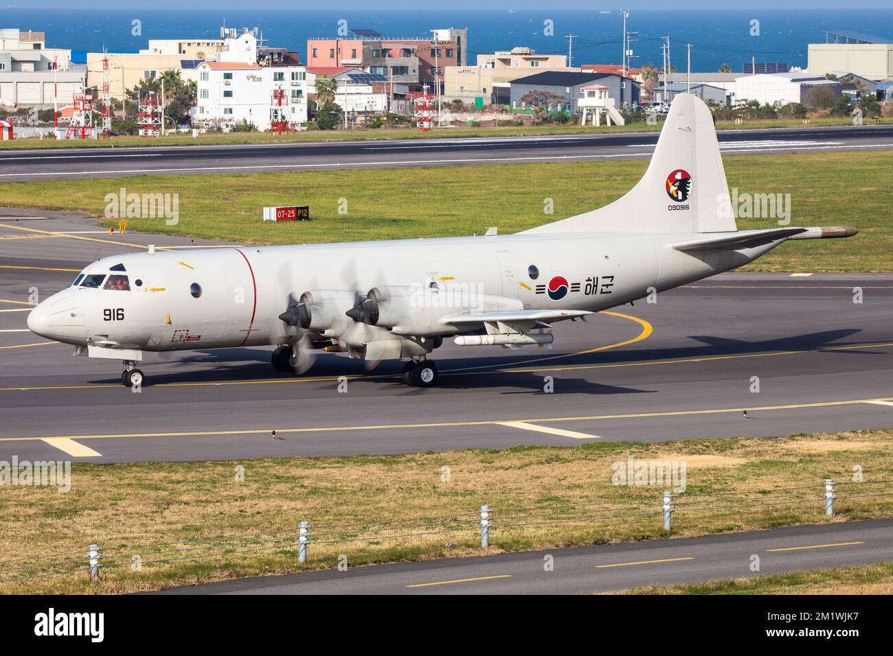 P 3 aew hi-res stock photography and images - Alamy
