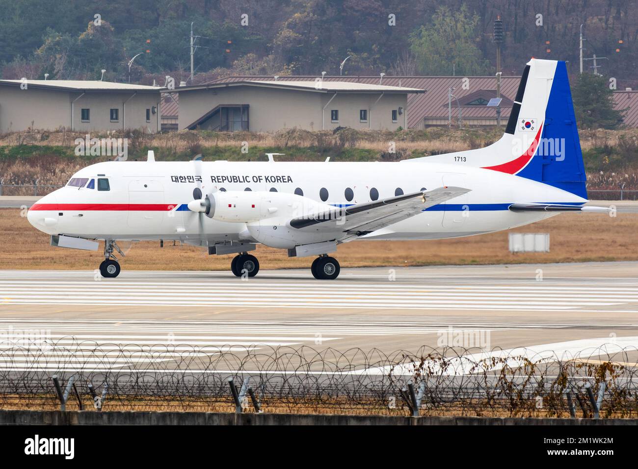 Hs748 hi-res stock photography and images - Alamy