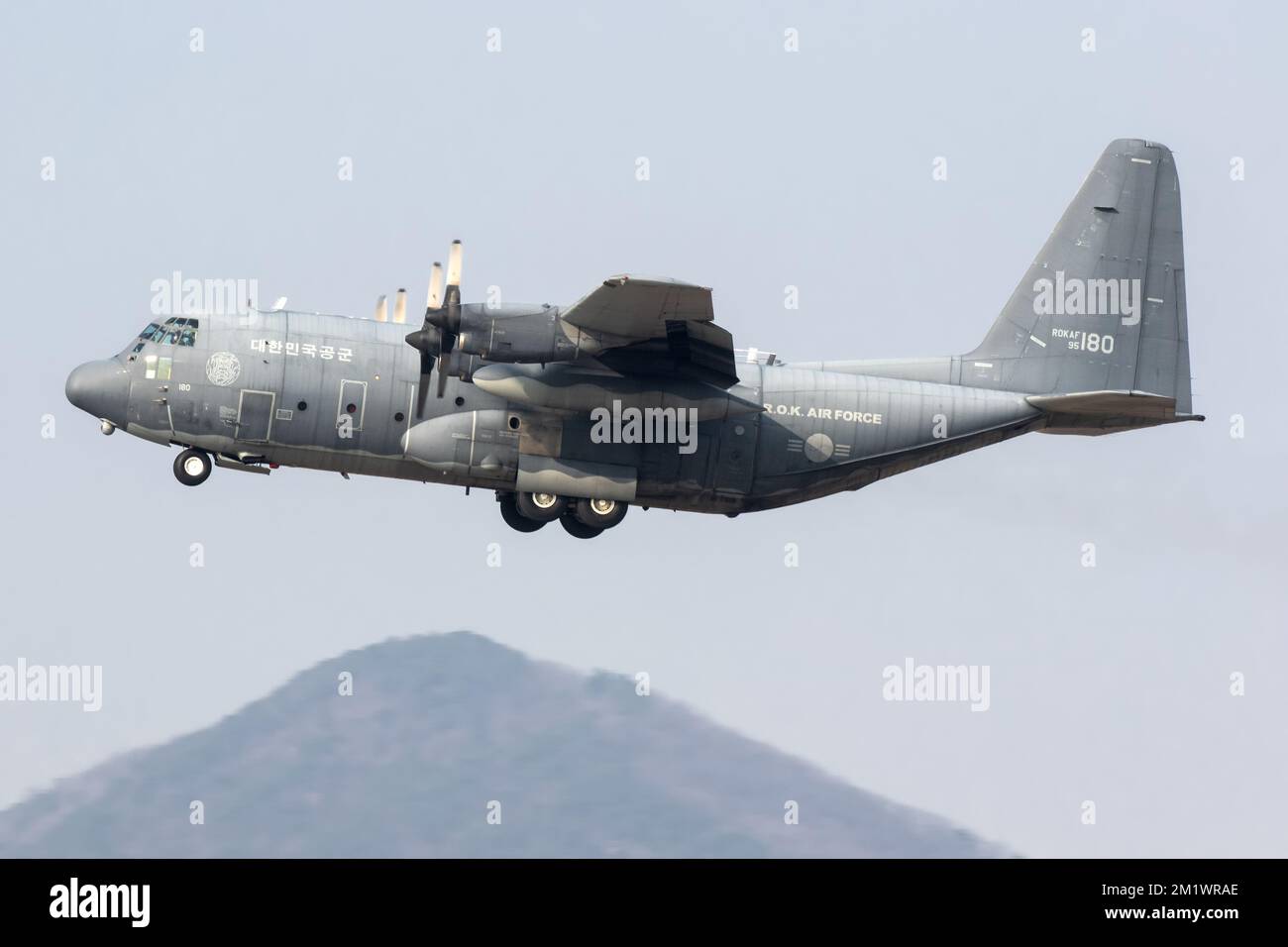 Mc 130 hercules hi-res stock photography and images - Alamy