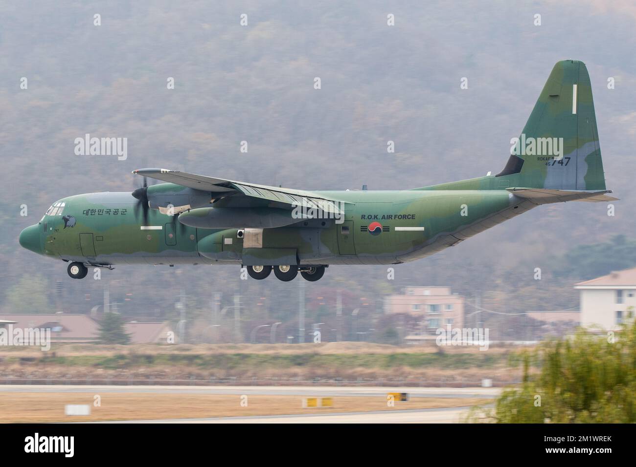 Mc 130 hercules hi-res stock photography and images - Alamy