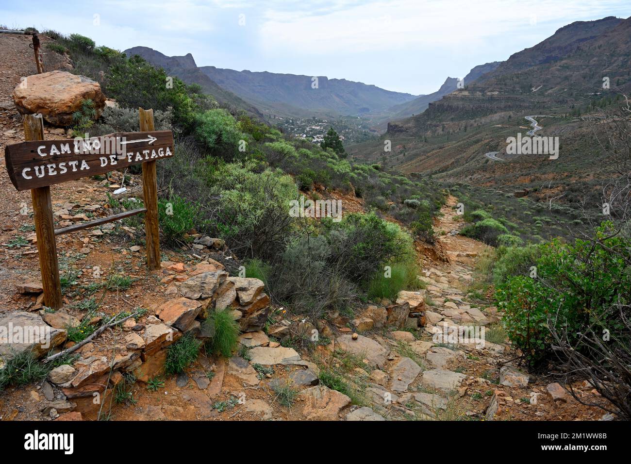 Mountain footpath in rural mountain village of Fataga in San Bartolomé ...