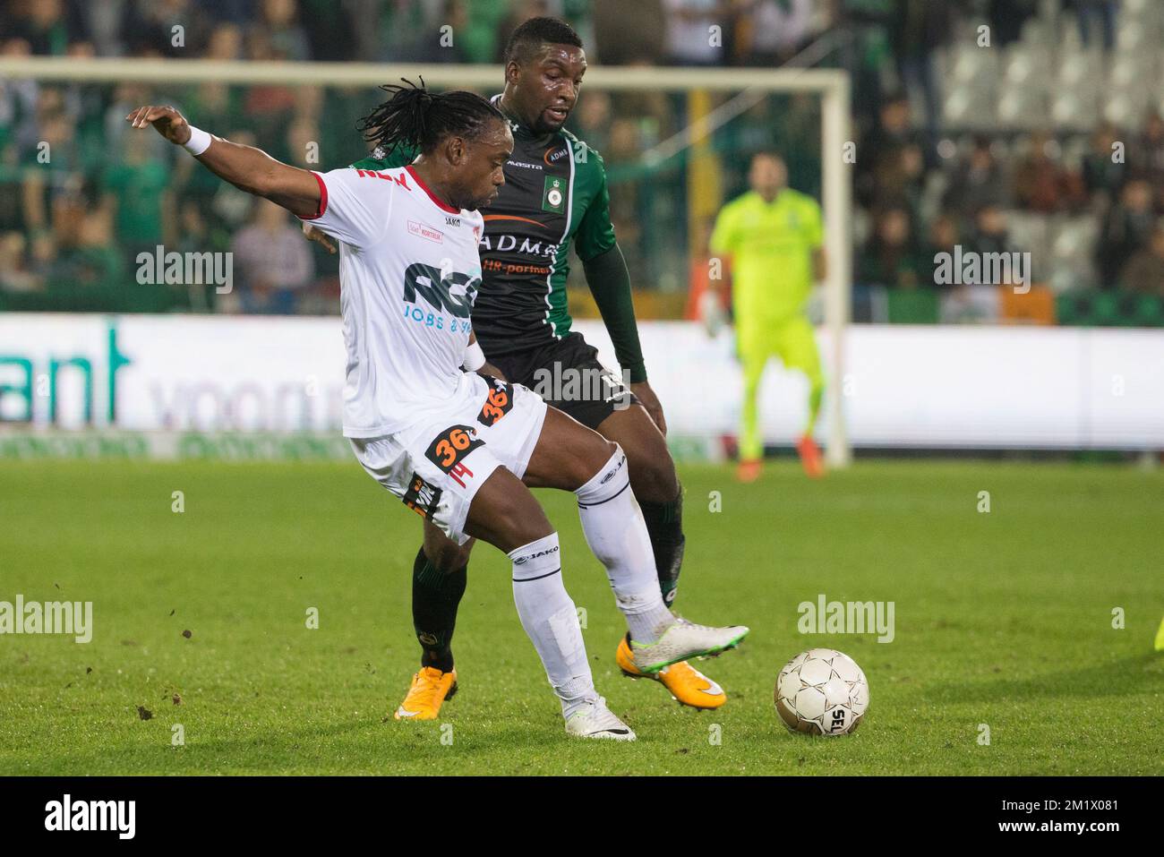 20141101 - BRUGGE, BELGIUM: Kortrijk's Landry Mulemo and Cercle's ...