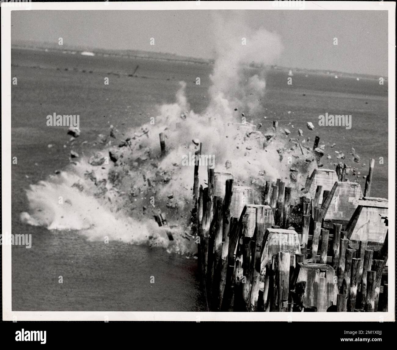 Blasting concrete buttresses , Pilings Civil engineering, Blasting ...