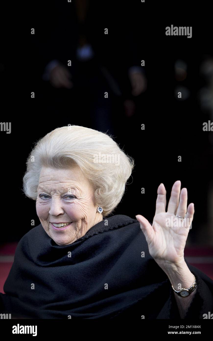 10-12-2014 AMSTERDAM - Princess Beatrix Arrive at the Dam palace in ...