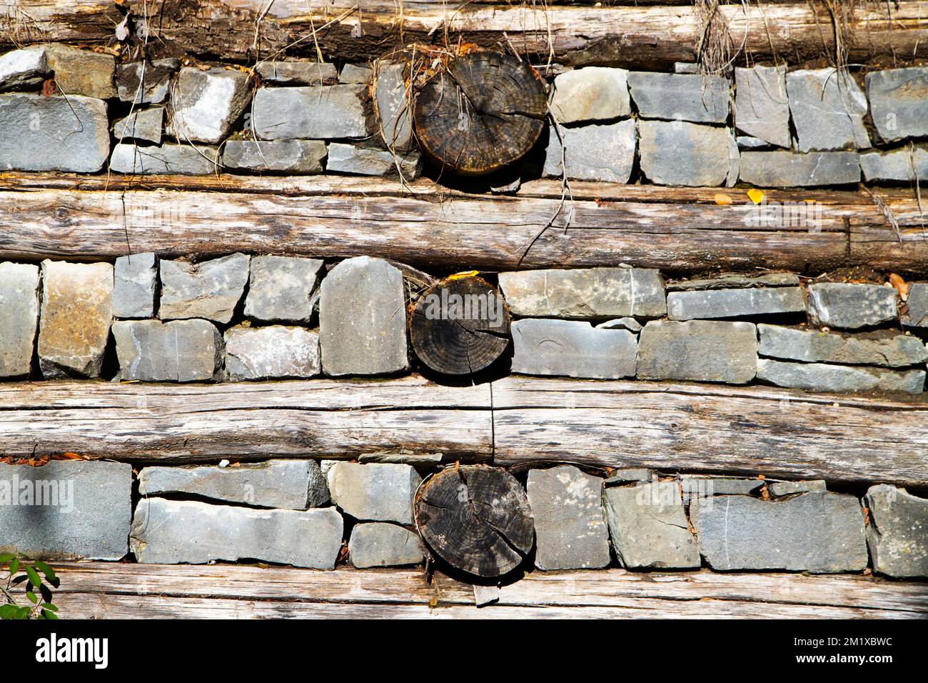 wall built with building stones Stock Photo - Alamy
