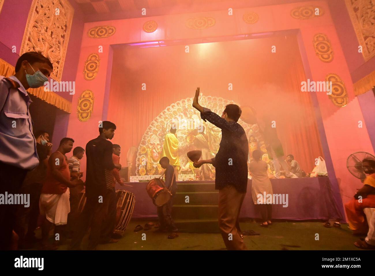 Hindu dancing hi-res stock photography and images - Alamy
