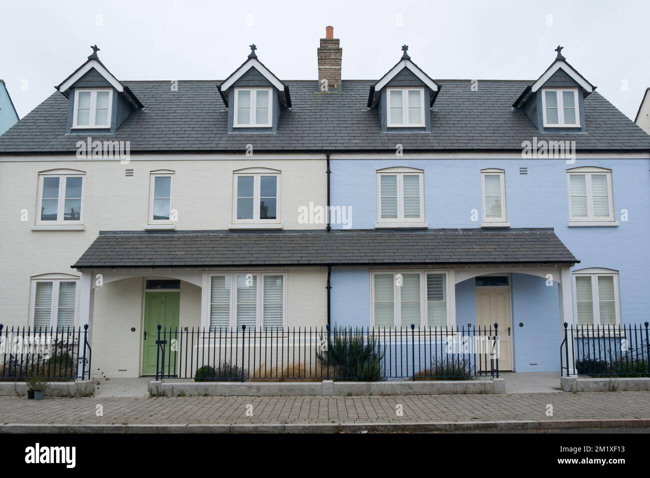 Two semi detached three storey houses hi-res stock photography and ...