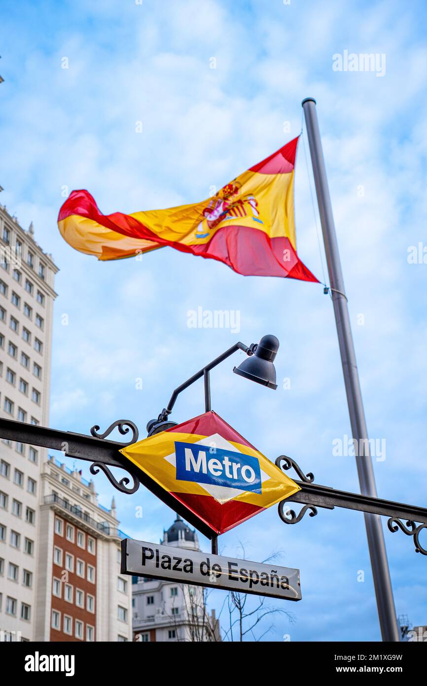 Logo de metro hi-res stock photography and images - Alamy