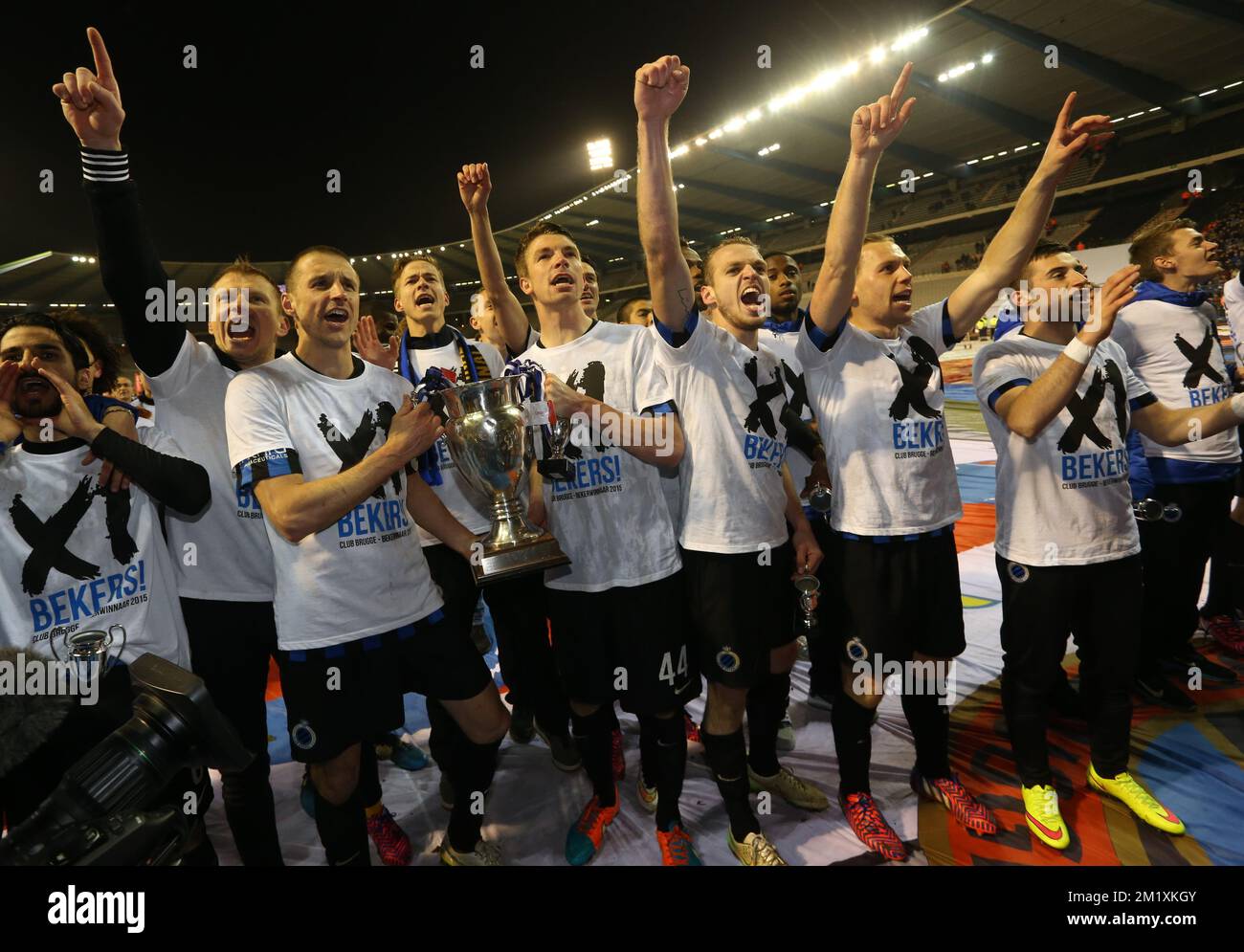 Club's players celebrate after winning the Belgian Cofidis cup final ...