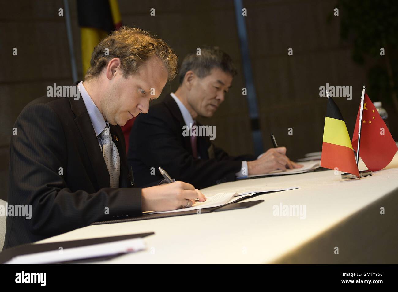 20150625 - SHANGHAI, CHINA: Wim Sarens of Sarens Group and Zhao Huxiang ...