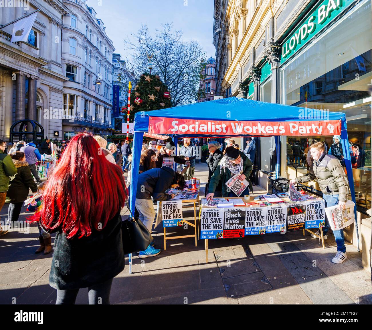 English socialist poster hi-res stock photography and images - Alamy