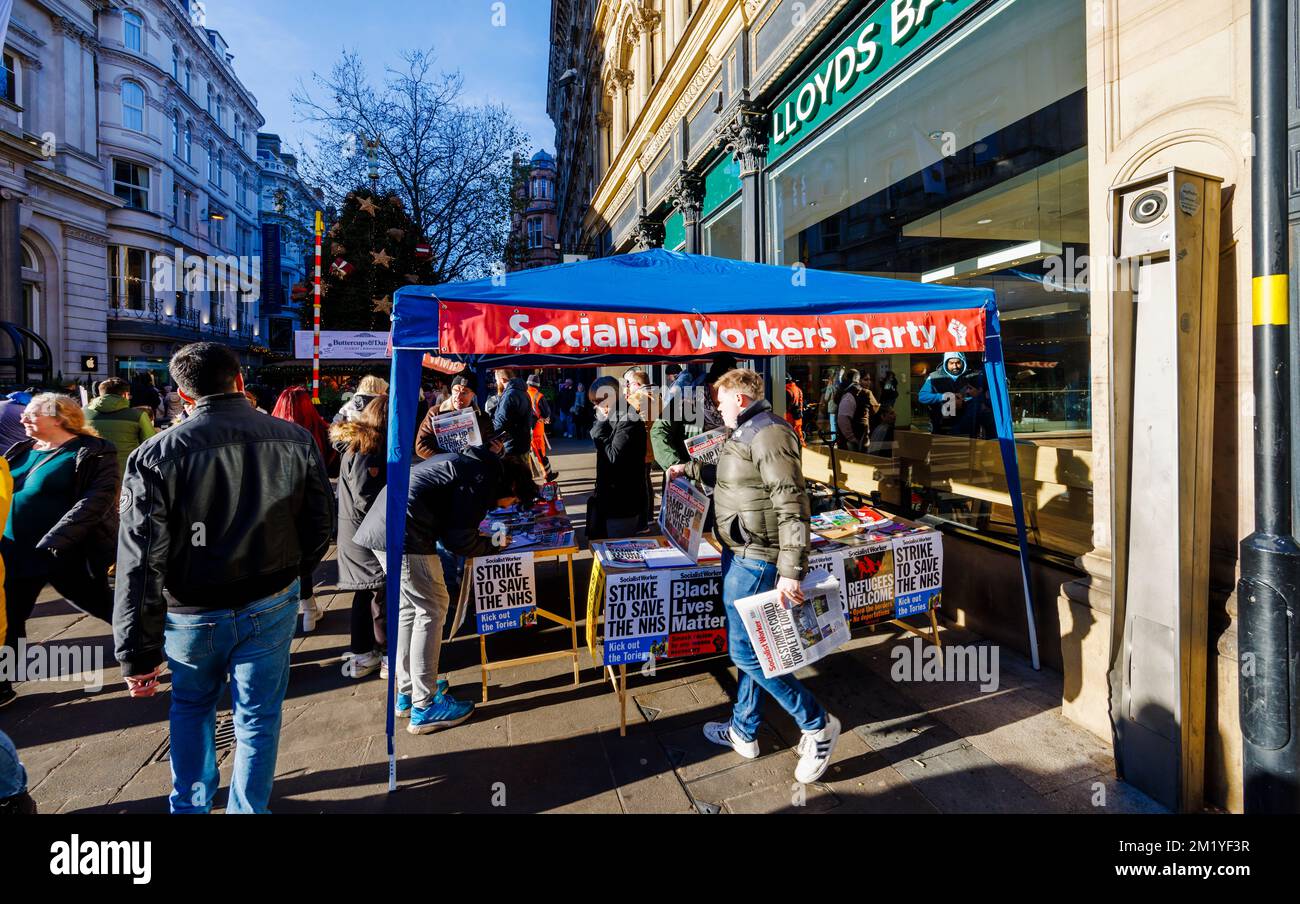 English socialist poster hi-res stock photography and images - Alamy