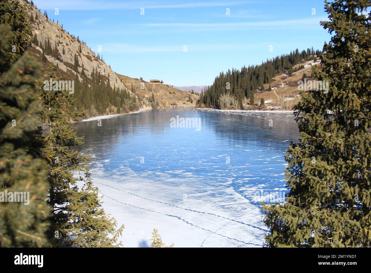 Aipine lake hi-res stock photography and images - Alamy