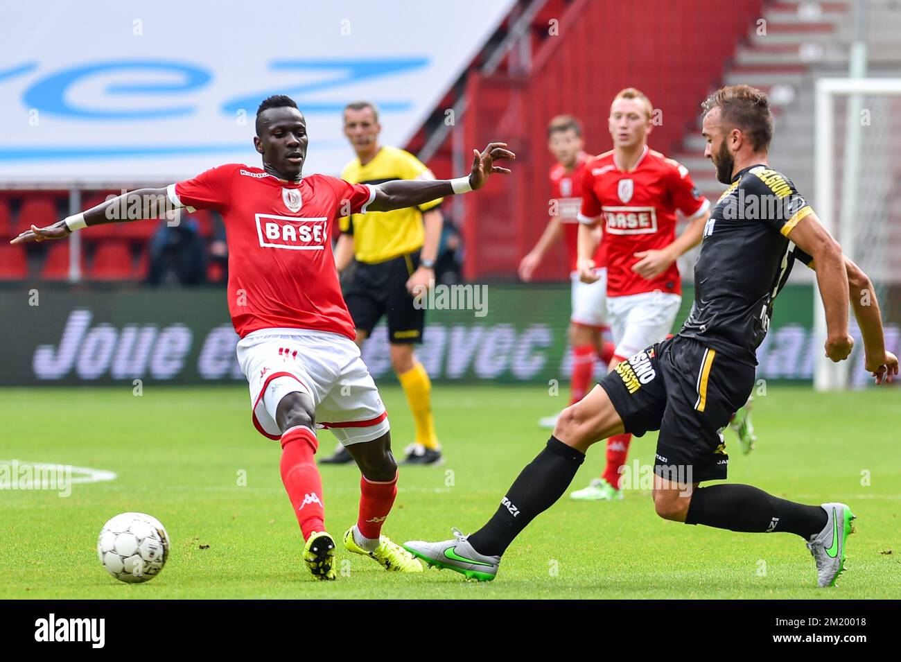 20150913 - LIEGE, BELGIUM: Standard's Mohamed Yattara and Lokeren's ...