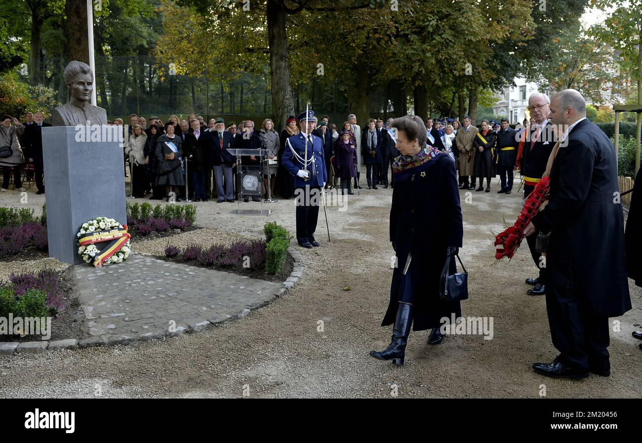 Edith cavell centenary hi-res stock photography and images - Alamy