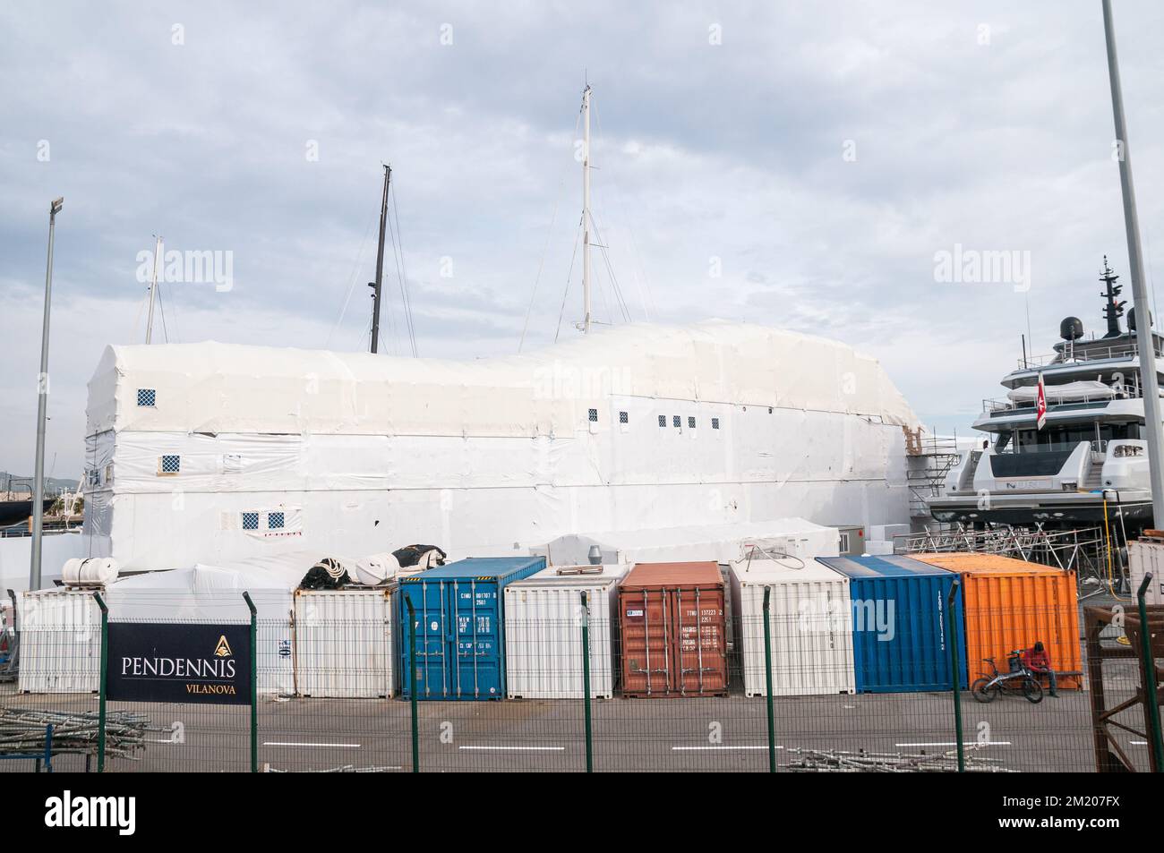 Scaffold encapsulation hi-res stock photography and images - Alamy