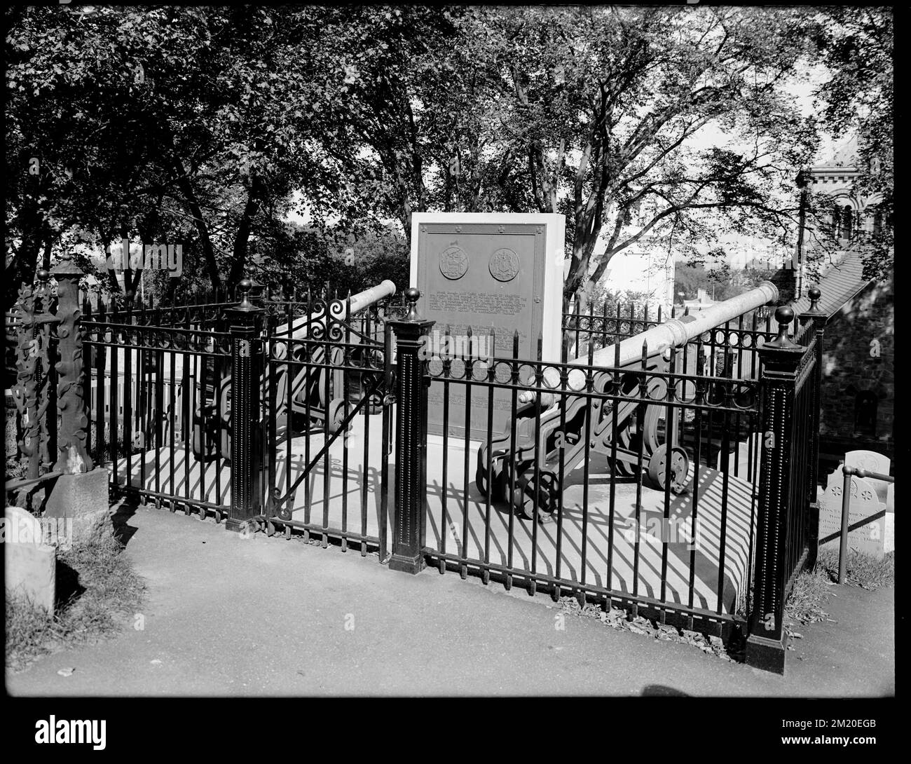 Brass cannon in burial hill, Plymouth, Mass. , Monuments & memorials ...