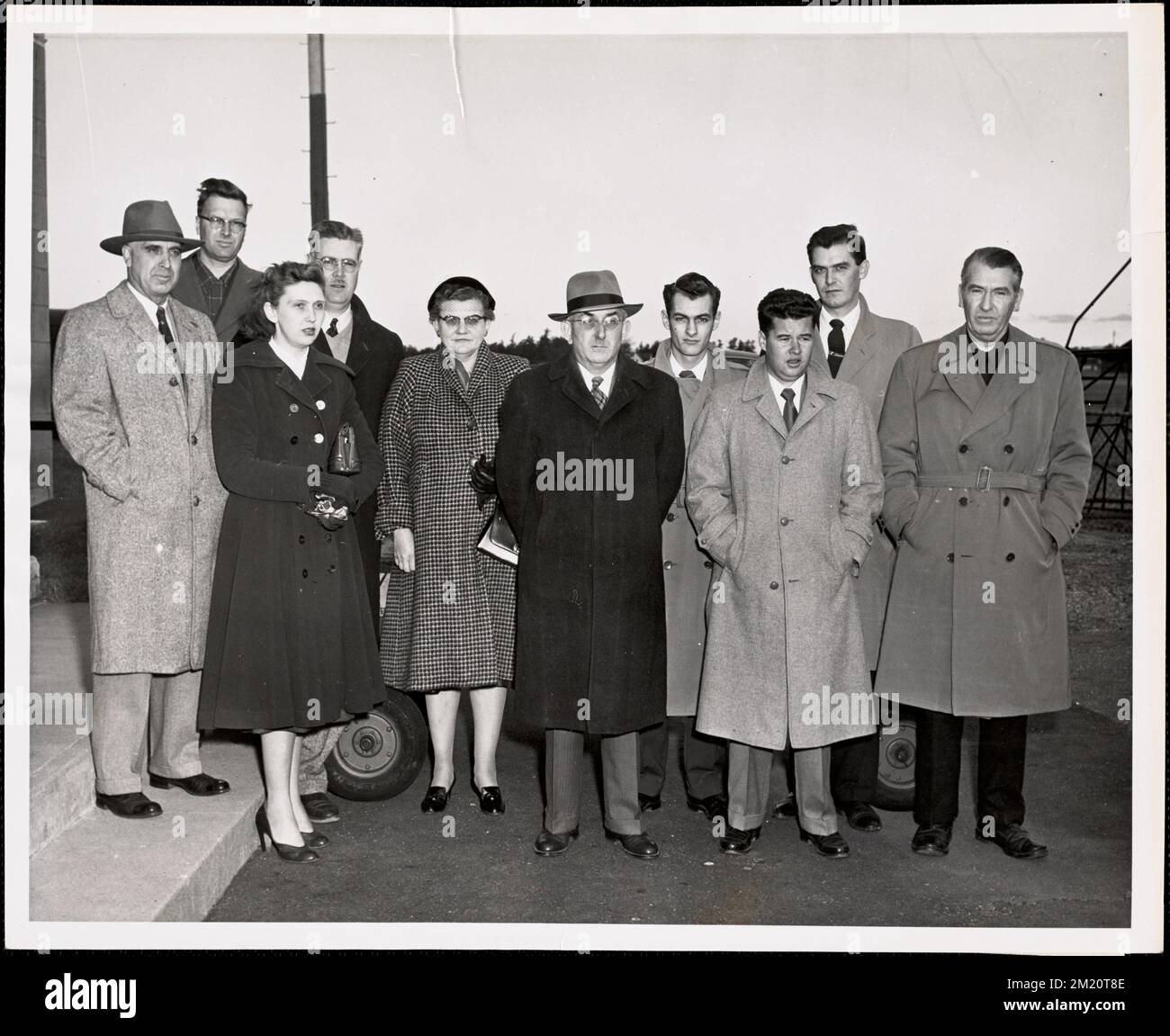 Briefing at Headquarters 32nd Air Division , Civil defense. Records of ...