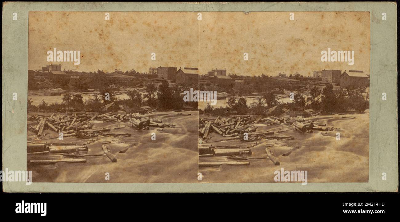 Broken raft hi-res stock photography and images - Alamy