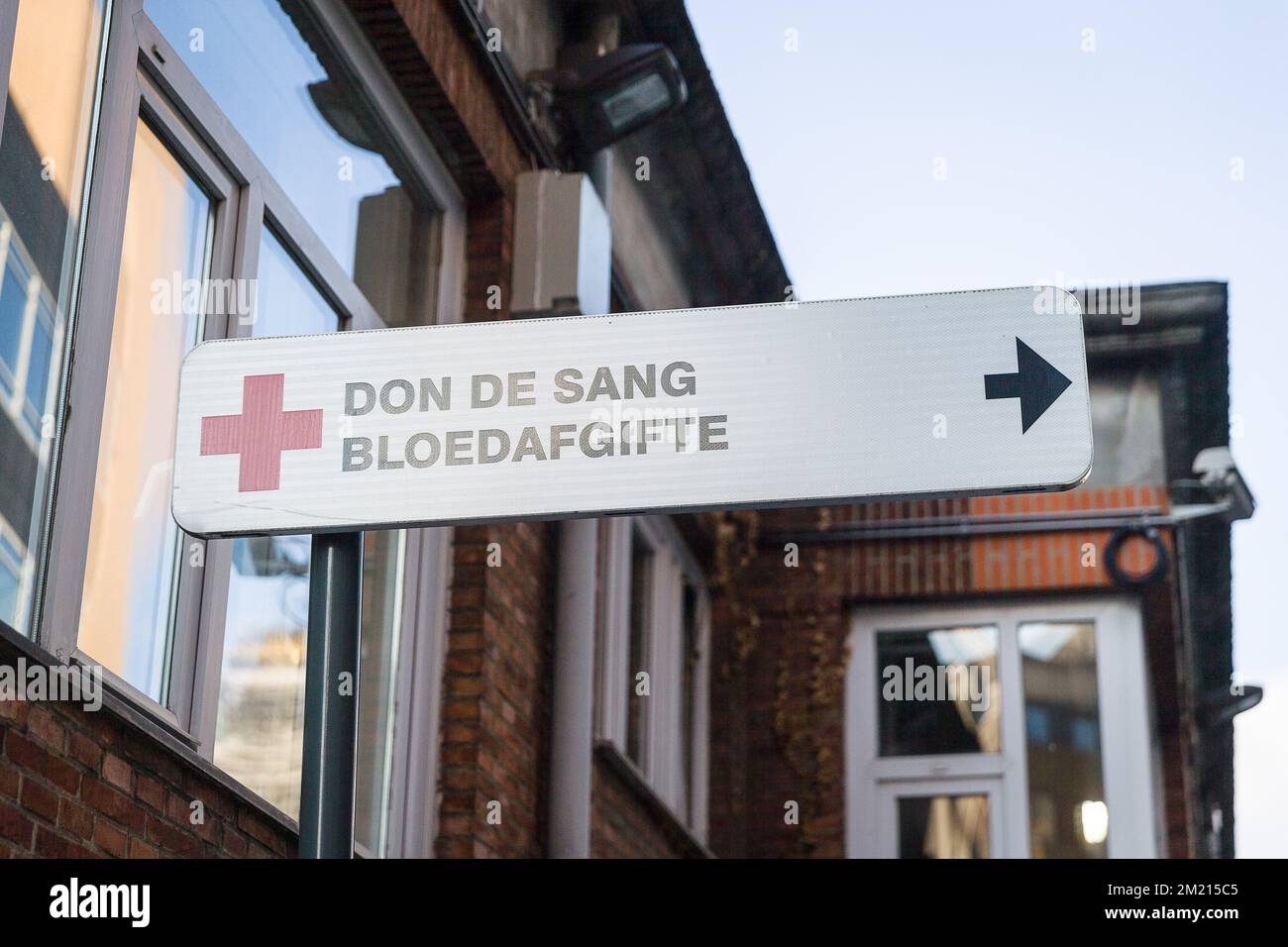 Hopital sign hi-res stock photography and images - Alamy