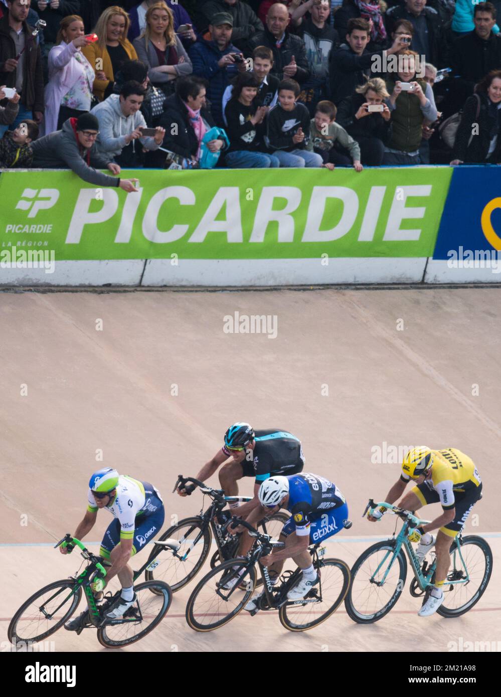 Australian Mathew Hayman of Orica GreenEDGE, Belgian Tom Boonen ...