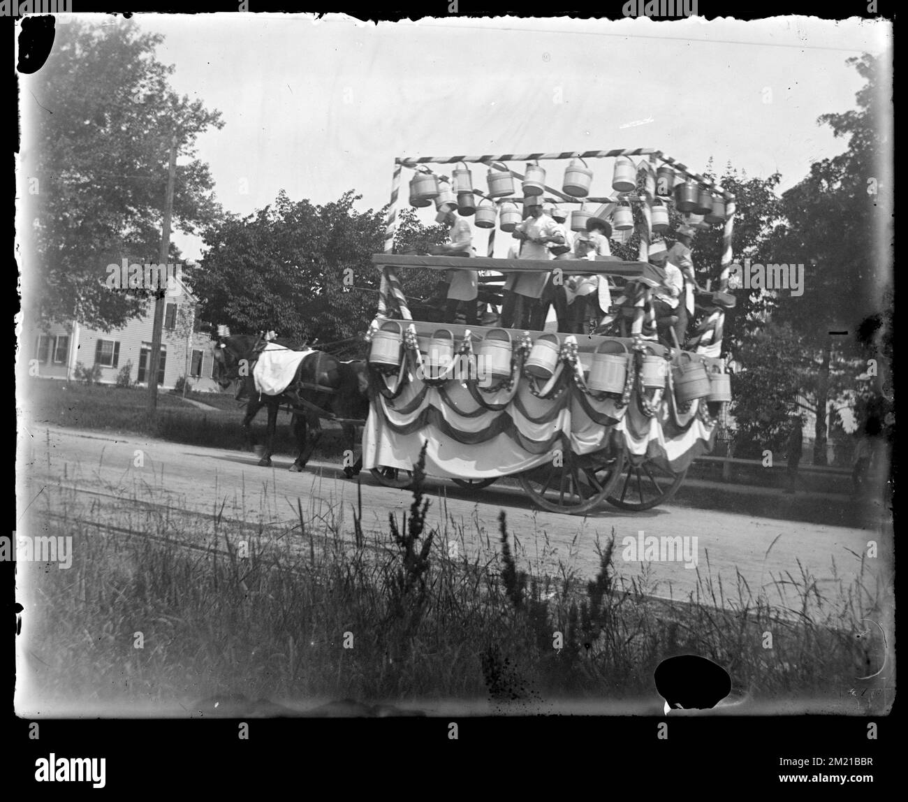 Buckets float pulled by two horses , Floats Parades, Parades ...