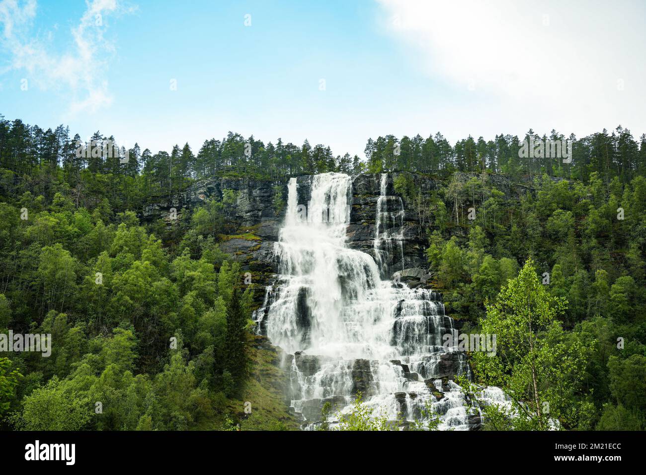 Family travel in norway hi-res stock photography and images - Alamy