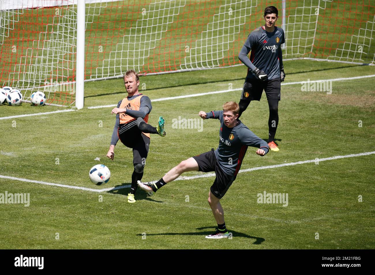 Belgium's goalkeeper Jean-Francois Gillet, Belgium's Kevin De Bruyne ...